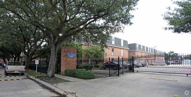 Parc Fontaine Apartments - New Orleans, LA | ForRent.com