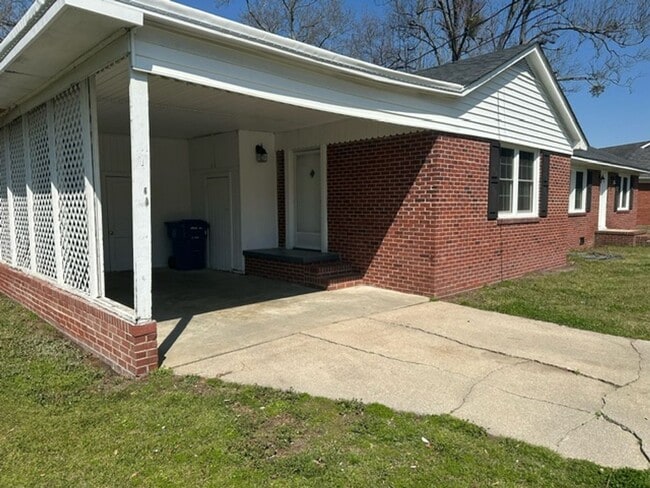 1203 Ruffin Terrace House - House Rental in Kinston, NC | ForRent.com