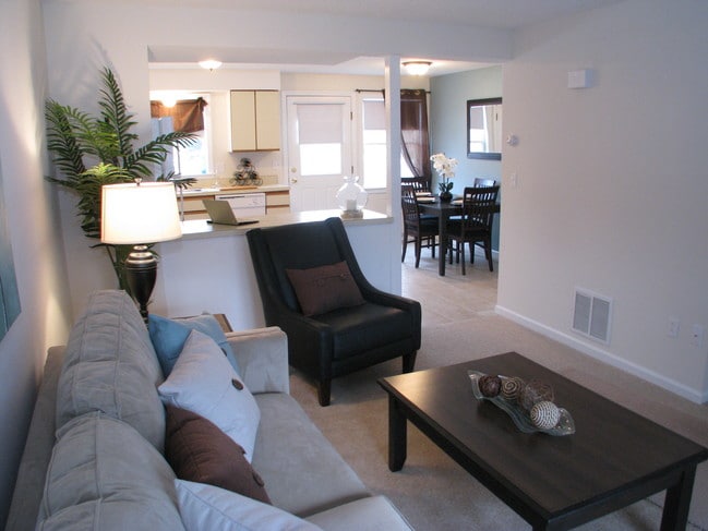 Crossroads of Enfield Apartments - Enfield, CT | ForRent.com