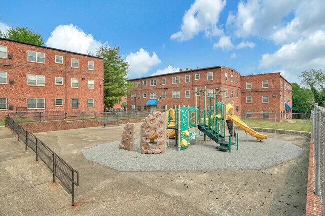 2900 Pomeroy Rd SE Condo Unit NEW Parkchester - Condo for Rent in ...