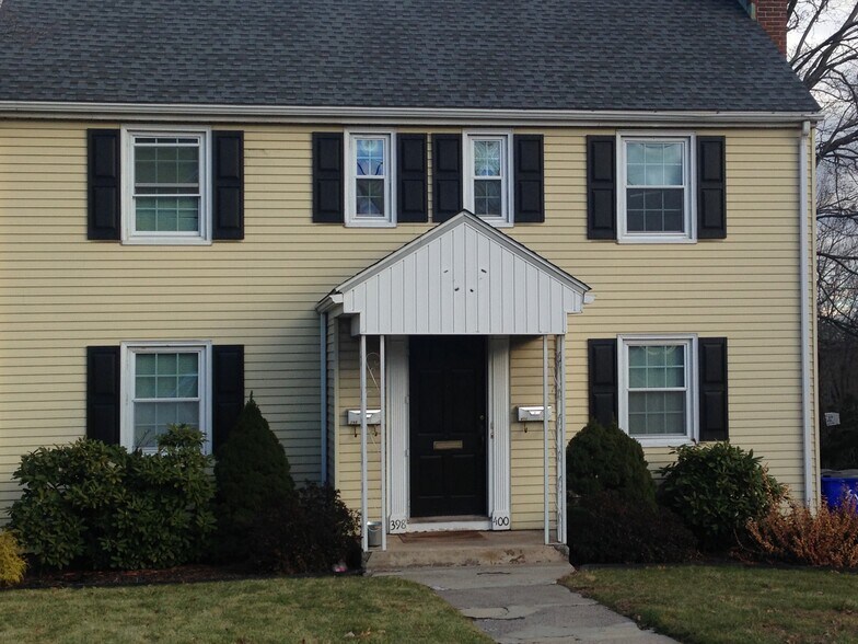 400 Quaker Ln S Unit 2nd Floor Quaker Lane - Apartment for Rent | West ...