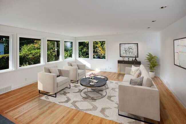 Charming 3 Bed, 2 Bath Remodeled Rambler –... - House Rental in Seattle ...