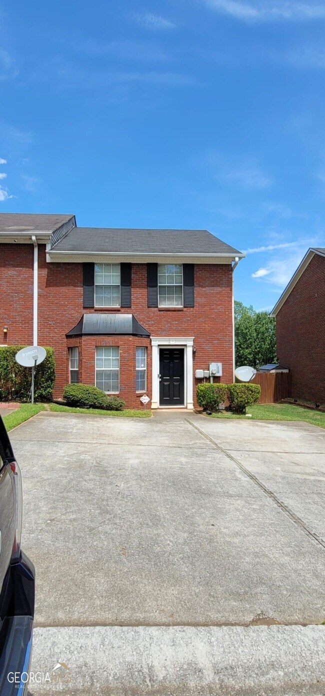 5706 Wind Gate Ln - Townhome Rental in Lithonia GA | ForRent.com