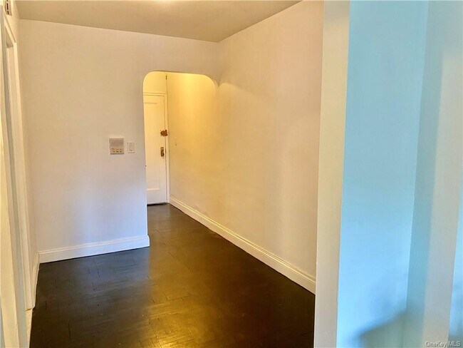 4782 Boston Post Rd Condo Unit C1L - Condo for Rent in Pelham Manor, NY ...