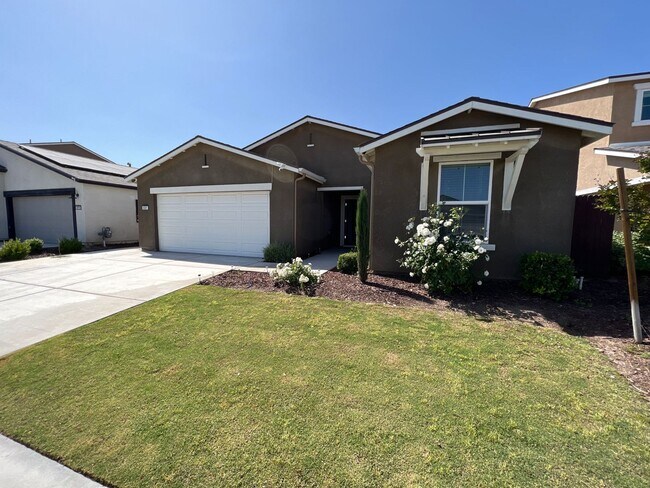 Inviting Home with Modern Upgrades and Ide... - House Rental in ...