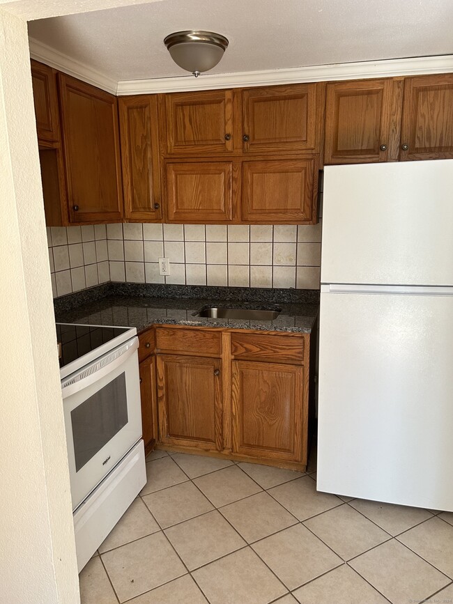 232 Lead Mine Brook Rd Unit C - Condo for Rent in Harwinton, CT ...