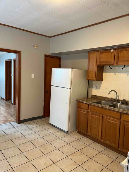 1 Gilbert St Unit lower - Apartment for Rent | Buffalo, NY | Starting ...