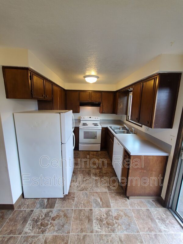 2196 Lancaster Dr NE Townhome For Rent in Salem, OR | ForRent.com