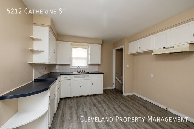 Wonderful Maple Hts Bungalow Rental - House Rental in Maple Heights, OH ...
