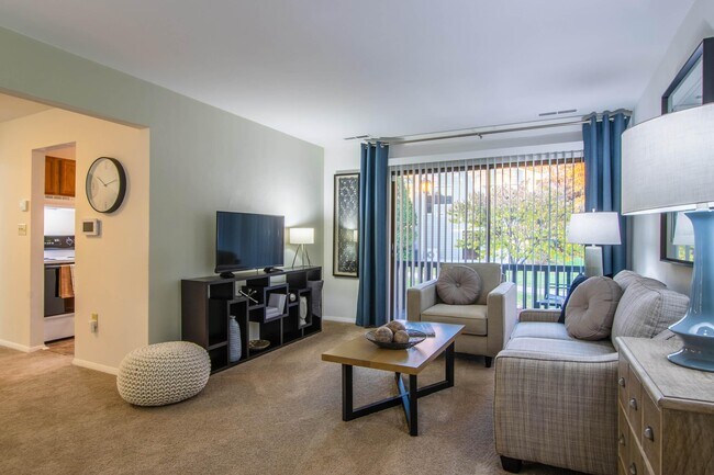 Foxridge Apartment Homes | Virginia Tech | Off-Campus Housing Search