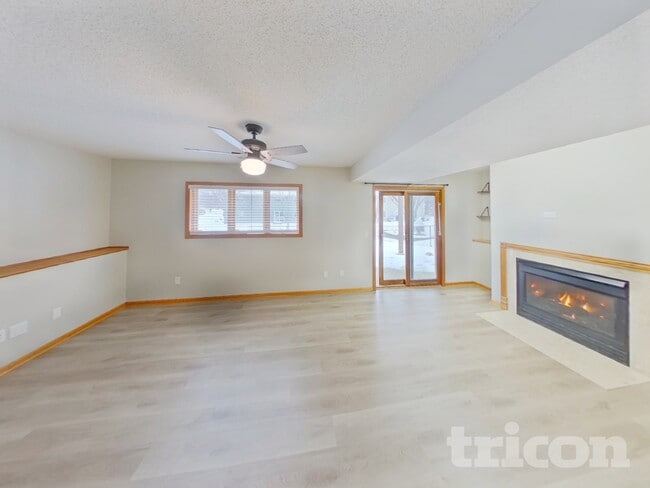 14885 Crandall Ave. Off-Campus Housing, Rosemount, MN