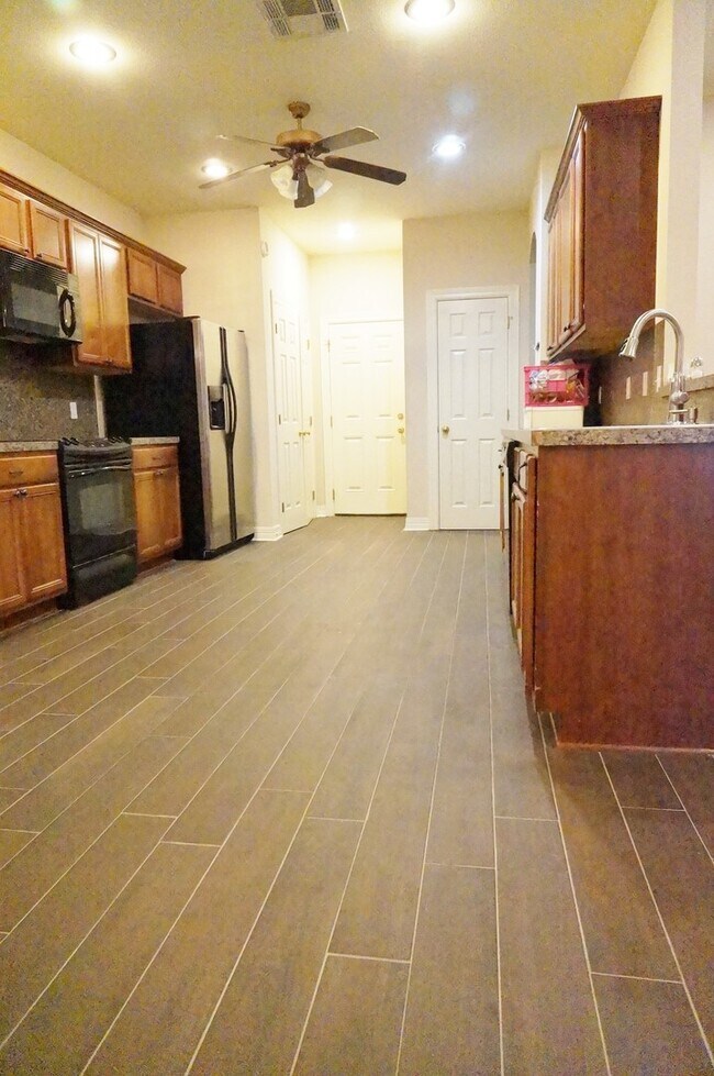 3/2 2059 sf. 144 Clear brooke in gated Riv... - House Rental in ...