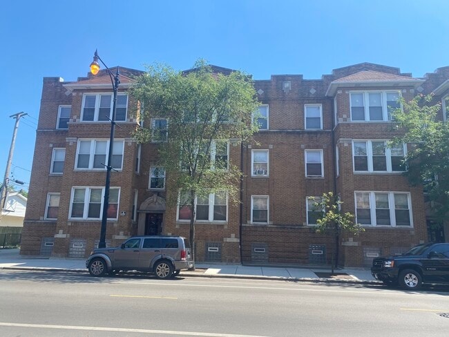 359 E 71st St - House Rental in Chicago, IL | ForRent.com