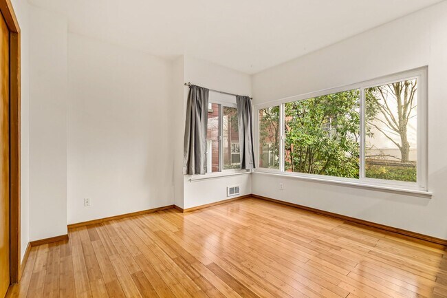 1 Bedroom Apartment Next To Cal Anderson P... Unit 103 - Condo for Rent ...