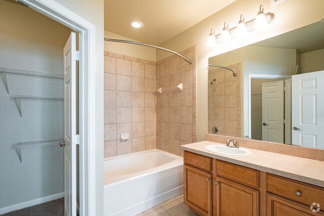 Arden Place Apartments | University of Virginia | Off-Campus Housing Search