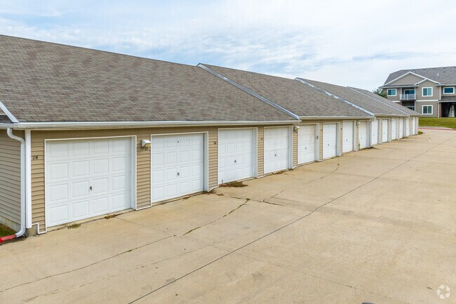 Adam Ridge Condos - Johnston, IA | ForRent.com