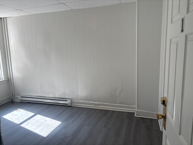 Section 8 Eligible-1st Floor 1 Bedroom Apa... - House Rental in York ...