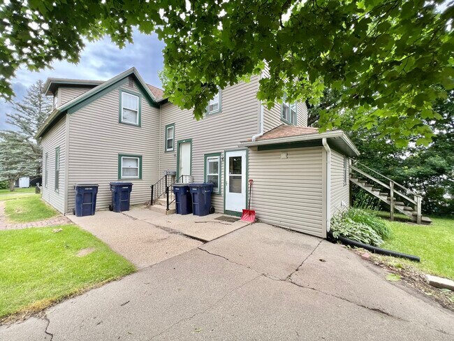1117 Wheeler St Unit 1 - Janesville, WI | ForRent.com