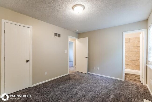 1104 NE LINDSAY AVE, LEES SUMMIT, MO 64086 Rental - House Rental in ...