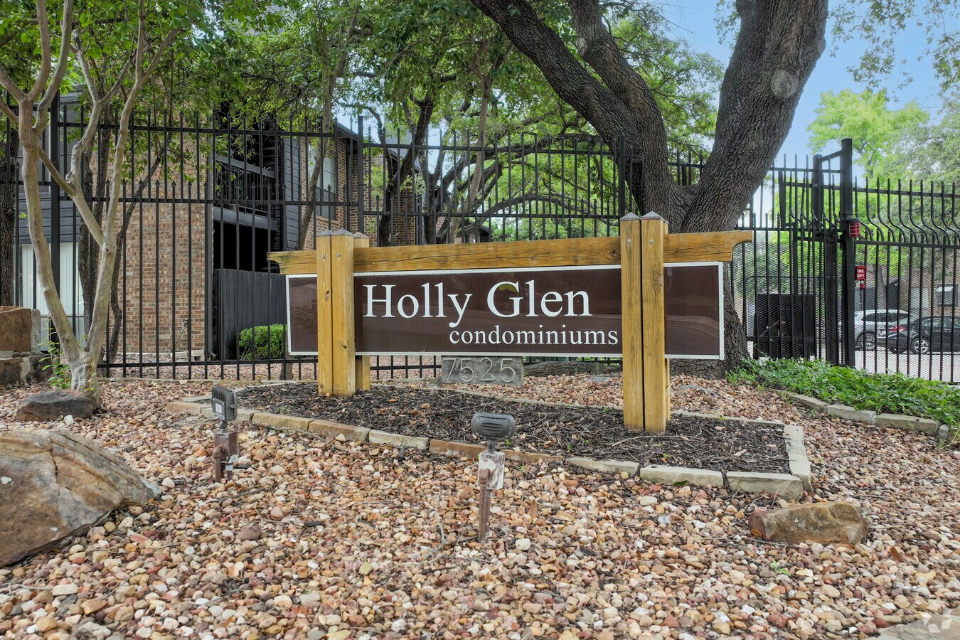 Holly Glen Condominiums - Apartments for Rent | ForRent.com