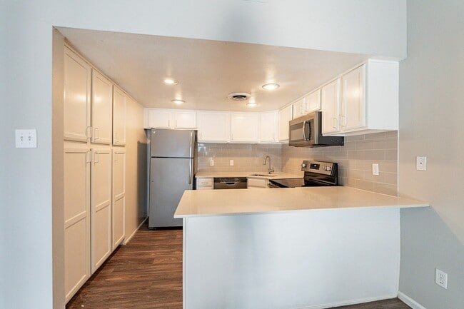 Collins Off Colter Apartments - Phoenix, AZ | ForRent.com