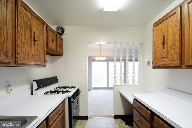 5250 Valley Forge Dr Unit 301 - Condo for Rent in Alexandria, VA ...