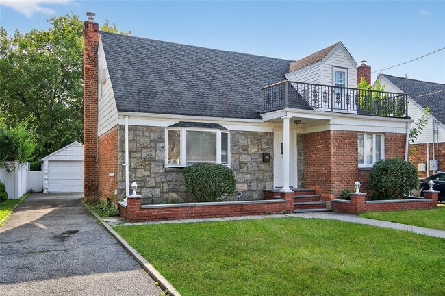 115 Norman St House - House Rental in New Hyde Park, NY | ForRent.com