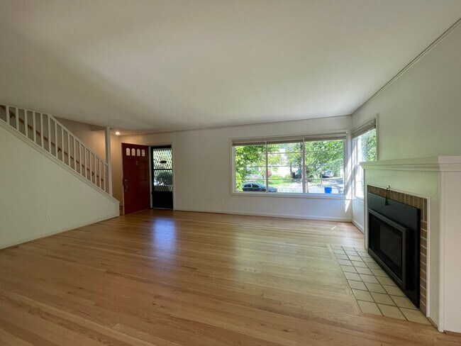 Fully Renovated ~ 4Bd/ 2Ba Home in Concord... - House Rental in ...
