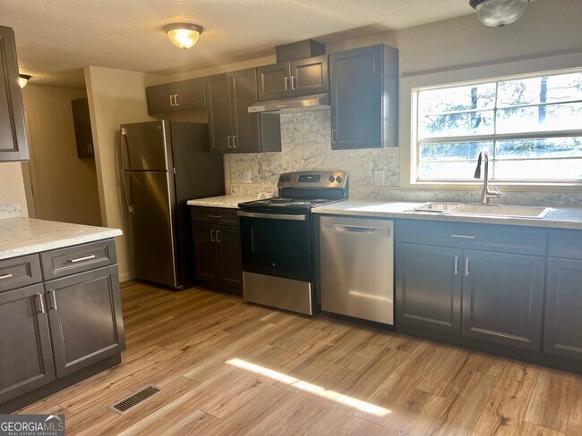 10084 Griffin Ferry Rd - House Rental in Metter, GA | ForRent.com