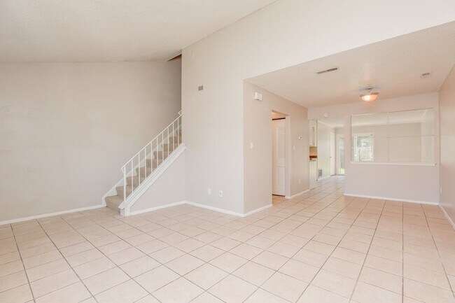 Great Green Run townhouse ready to be love... - House Rental in ...