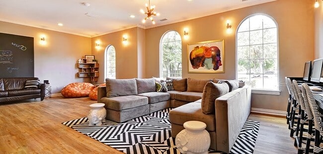 On20 Apartments | University of Florida | Off-Campus Housing Search