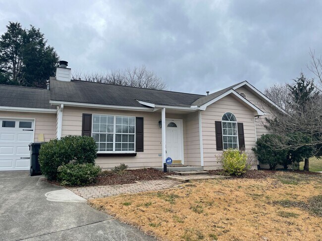 3 Bedroom 2 Bath Single Family nestled in ... House - House Rental in ...