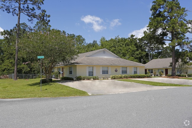 Sterling Pointe Apartments For Rent in Silver Springs, FL | ForRent.com