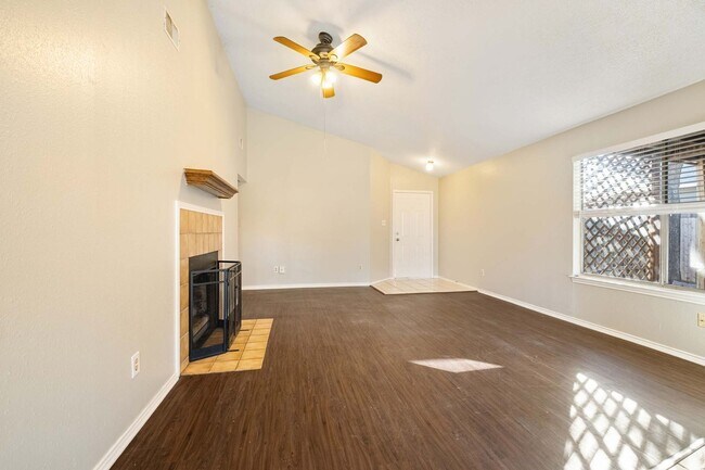 3 Bedroom, 2 Bath, Single Story Home in Mi... - House Rental in Austin ...