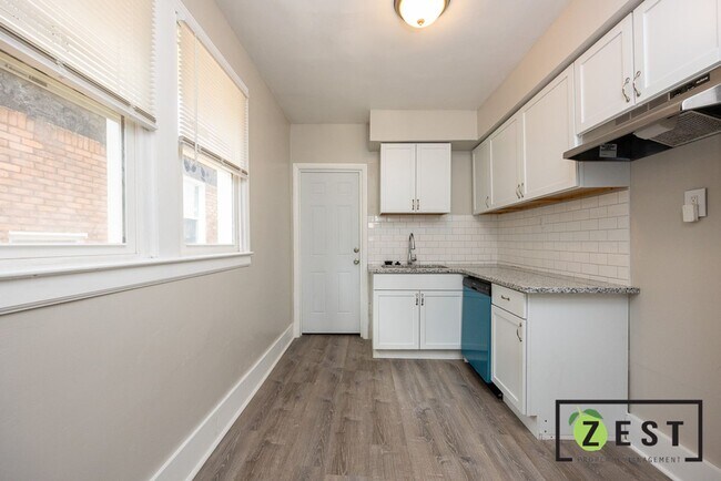 2332 Clements St Unit 2332 Clements St Right Upper Off-Campus Housing ...