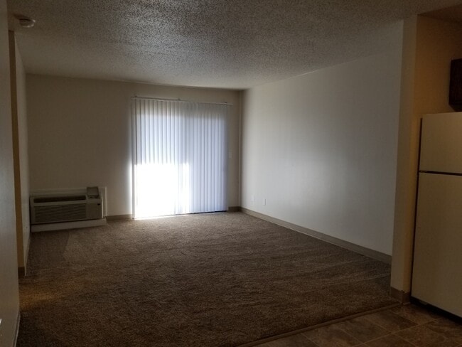 200 Grand Ave Apartment - Des Moines, IA | ForRent.com