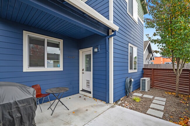 4919 SE 79th Ave Off-Campus Housing, Portland, OR