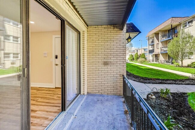 6549 N Harlem Ave Unit 1E - Condo for Rent in Chicago, IL | ForRent.com