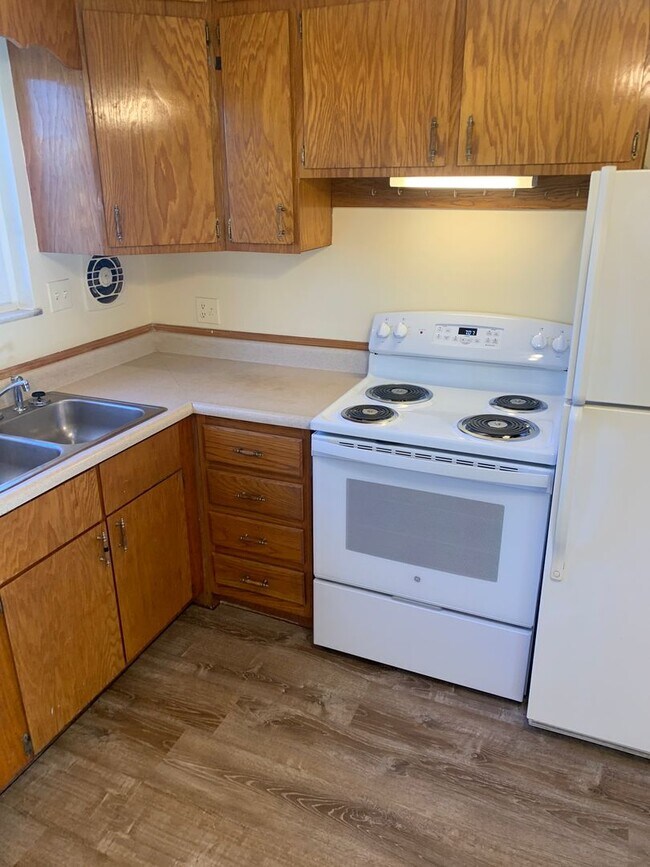 3 Bedroom 1 1/2 Bath Ranch on Secluded Str... Rental - House Rental in ...