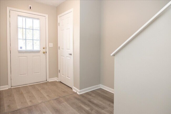 Newly Renovated 3/2 Townhome in Quiet Deca... - Townhome Rental in ...
