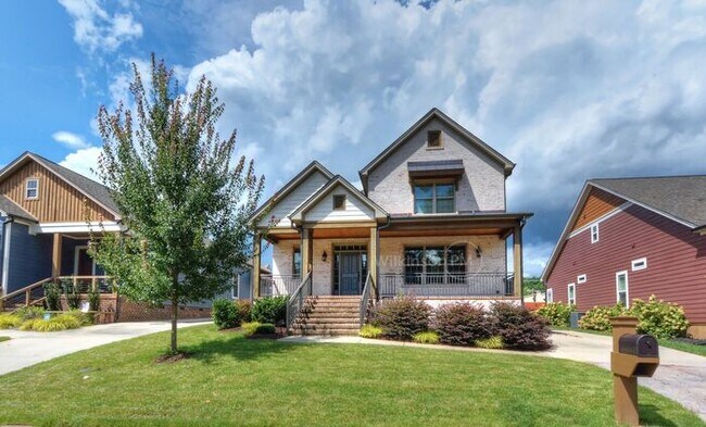 Andrew Lineberger Custom Home 4br/2.5bth O... - House Rental in Belmont ...