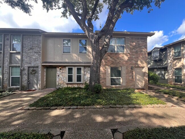 1343 S 11th St Condo Unit 4 - Condo for Rent in Waco, TX | ForRent.com