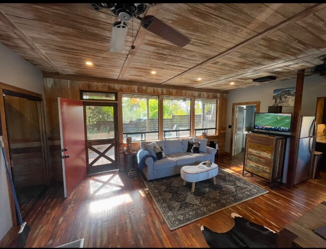 5644 Sonoma Hwy House - House Rental in Santa Rosa, CA | ForRent.com