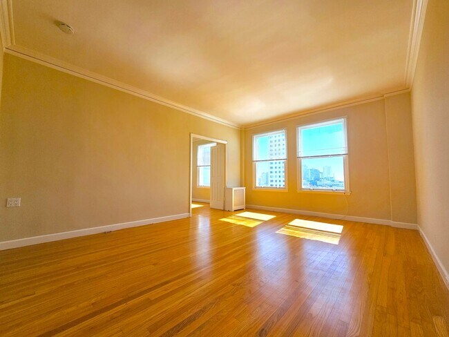Russian Hill: Top Floor, Spectacular Views... Unit 1148 Union St. #1001 ...