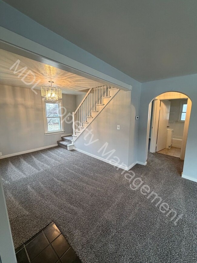 Adorable 2 Bedroom Home with 2nd Level and a Garage!! Off-Campus ...