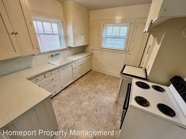 4 br, 2 bath House - 246 NW 21st Street Rental For Rent in Corvallis ...