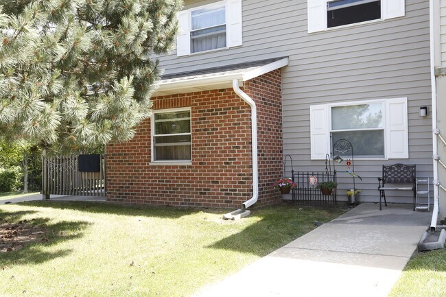 Summertree Rental Residences For Rent in Normal, IL | ForRent.com