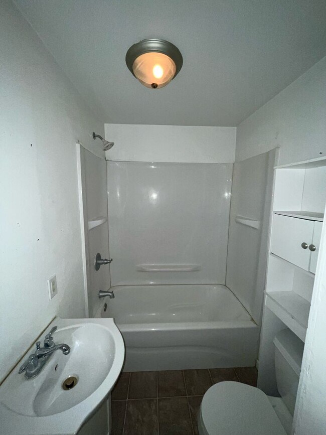 3822 N Faber Ave - House Rental in Peoria Heights, IL | ForRent.com