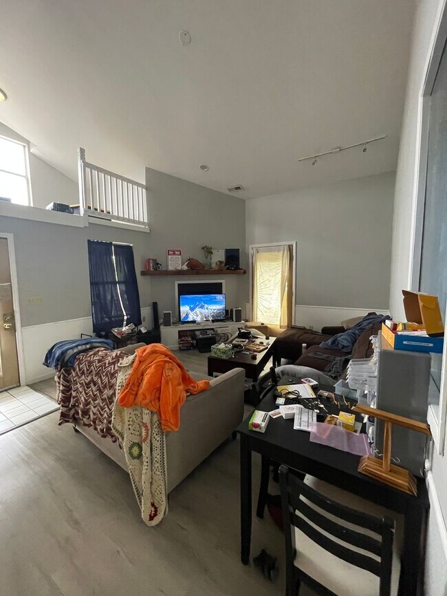 OSU North Campus 5 bedroom 2 bath apartment Unit 222 - Columbus, OH ...