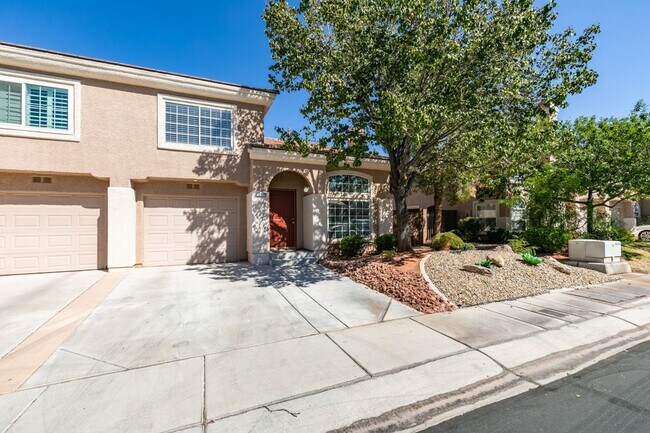 Modern 2-Bedroom Townhome in Silverado Ranch - Townhome Rental in Las ...